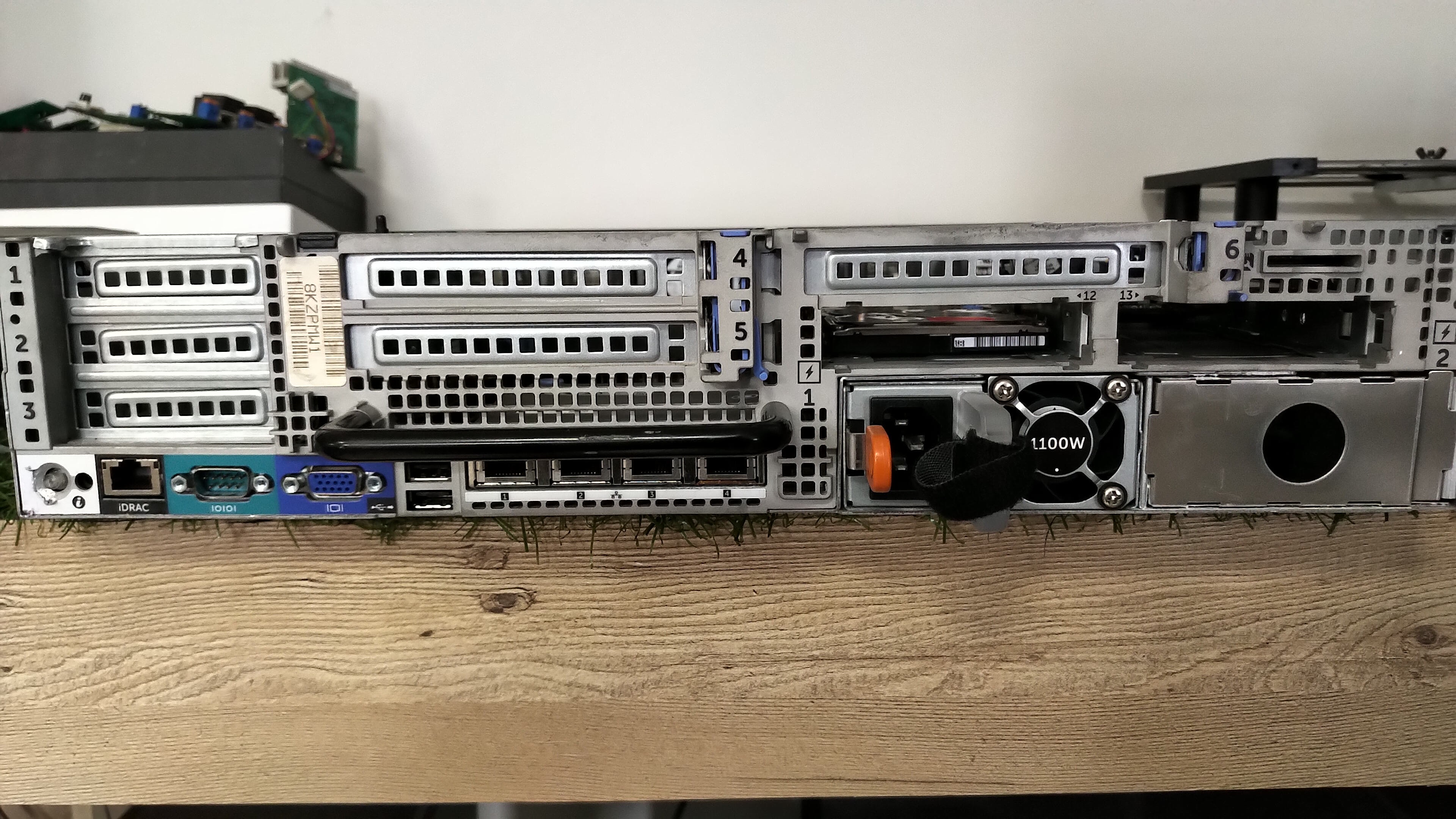 Сървър DELL Poweredge R720xd на топ цена — Vstore.bg